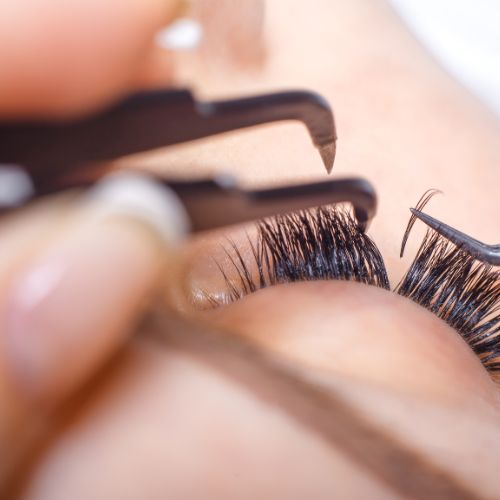 How to Safely Remove Your Lash Extensions – LIFESTYLE BY PS